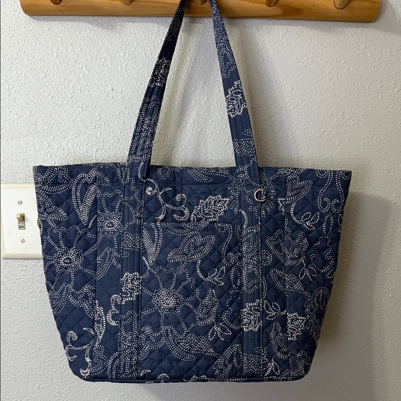 Universal Thread | Bags | Target Universal Thread Quilted Tote | Poshmark